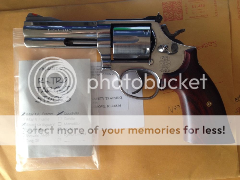 Ahrends Grips - Retro Combat or Tactical? | Ruger Forum